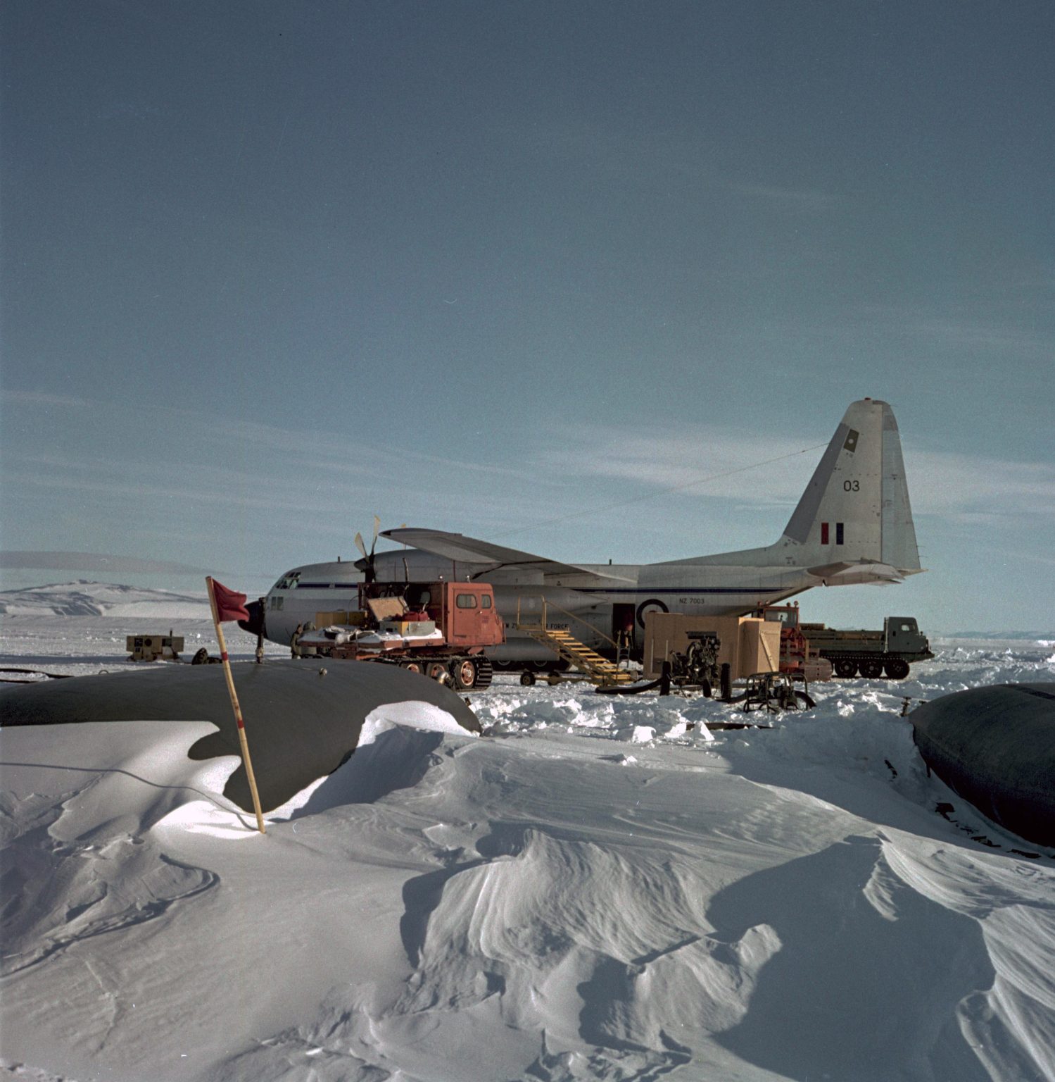 Operation Ice Cube - the RNZAF on the ice - Air Force Museum of New Zealand